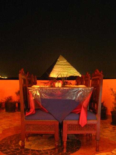 Barry’s Oriental Restaurant: Front-Row View of the Pyramids – Cairo 360 ...