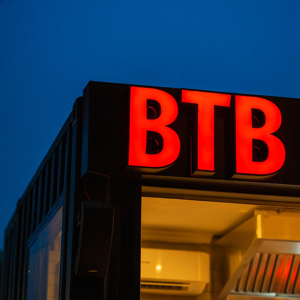 Between The Buns, | Cairo 360 Guide to Cairo, Egypt