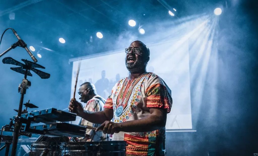 Weekend Guide: Amr Diab, Klassic Kulture, Rima, Dance Fever, Osana ...