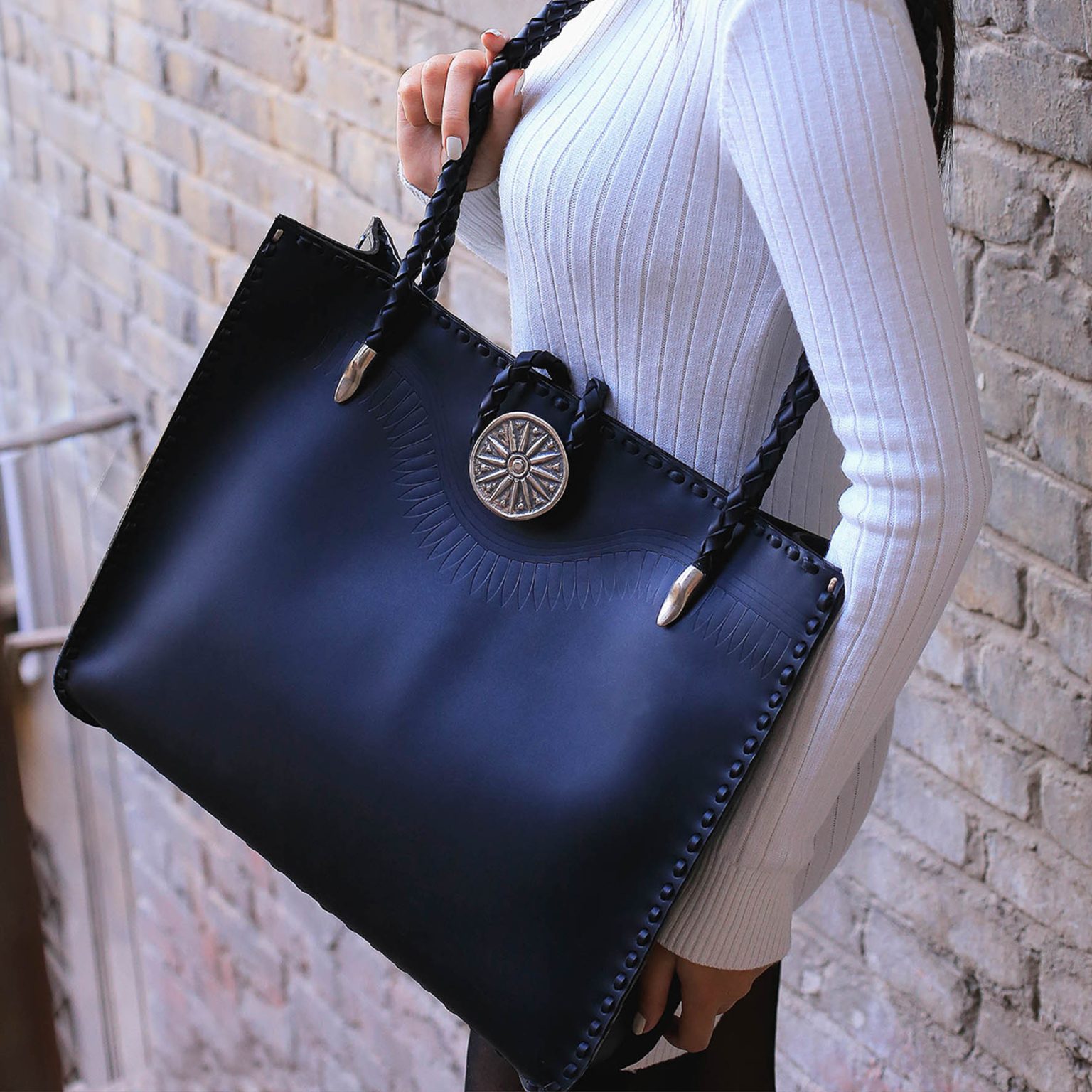 Bag the Best: 5 Spots to Shop for Genuine Leather Bags in Cairo – Cairo 360 Guide to Cairo, Egypt